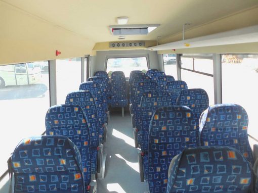 Autobus usato Isuzu P60 - Carind International